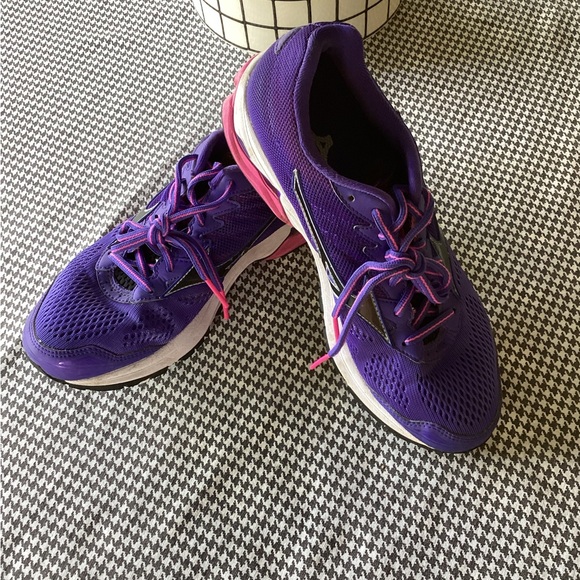Mizuno | Shoes | Mizuno Wave Rider 2 Purple Womens Running Shoes | Poshmark